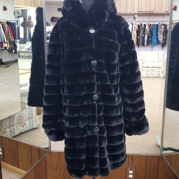 Nikki Jones | Jackets & Coats | Reversible Animal Print Faux Sheared ...